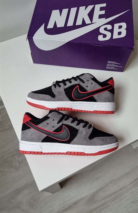 نایک اس بی قرمز مشکی کتونی به