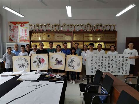 莒县党外知识分子联谊会及民间文艺家协会挥毫泼墨喜迎建军节书画