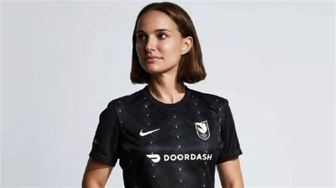 Empoderada cuál es el equipo de fútbol que fundó y es dueña Natalie