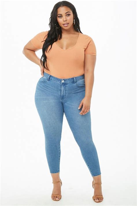 How To Dress Plus Size Body Types Artofit