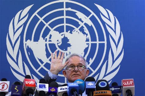 Un Rights Envoy Says Taliban Must Reverse Restrictions On Afghan Women