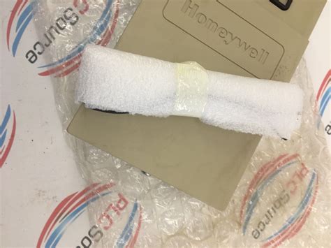 Honeywell T775 Electronic Remote Temperature Controller