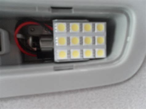 Замена штурманского освещения — Toyota Wish Ae10 18 л 2003 года