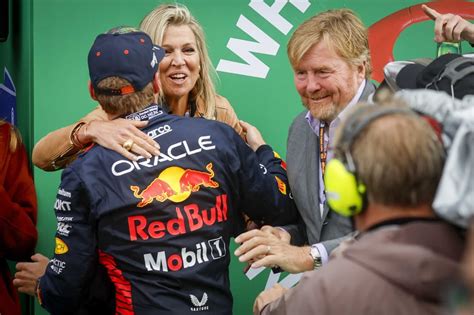 Max Verstappen gana Gran Premio de los Países Bajos Checo Pérez queda cuarto por penalización
