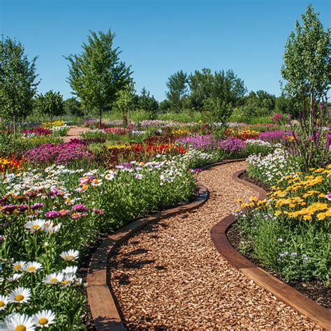 18 Best Labyrinth Garden Ideas For Relaxation