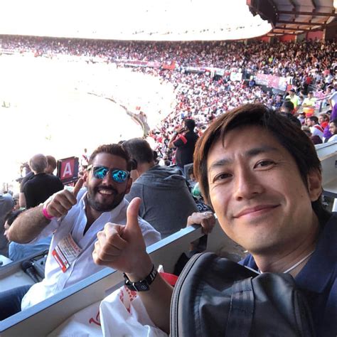 田中毅さんのインスタグラム写真 田中毅instagram「来日していたコロンビア人アナウンサー、ダニエルさんからコーヒーを頂いてしまっ