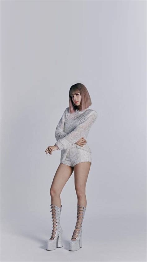 Blackpink Fashion Fashion Poses Kpop Hair Lisa Blackpink Wallpaper