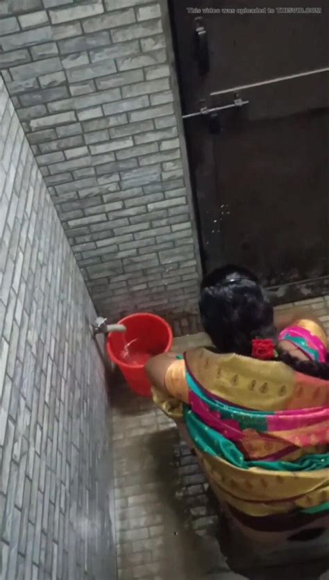 Desi Aunty Toilet Spy Piss Desi Aunty Toilet Spy Piss