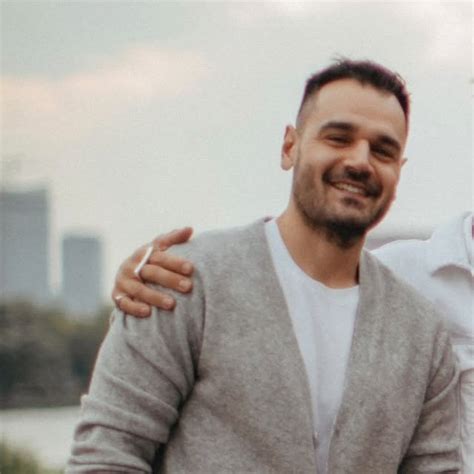 Amir Daftari Amirhosseindaftari • Threads Say More