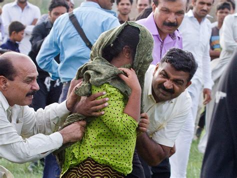 Pakistan Court Acquits Girl In Blasphemy Case Cbs News