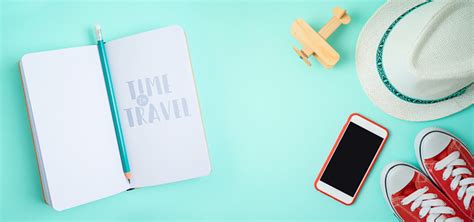 여행 액세서리와 파란색 배경에 기념품 여행과 관광 개념 0명에 대한 스톡 사진 및 기타 이미지 0명 개념 개인 장식품 Istock