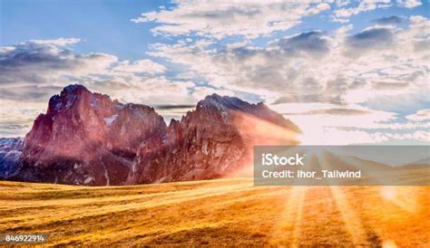 알프스 남쪽 티 롤 지역 이탈리아 백 운 석 알프스의 아름 다운가 산 풍경입니다 산 능선에 보기 Trentino 알토