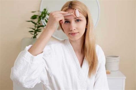 Опухло верхнее веко причины и методы лечения