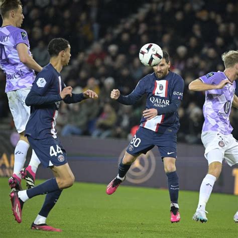 Le Psg Fait Toujours Pâle Figure Avant De Croiser Lom Et Le Bayern
