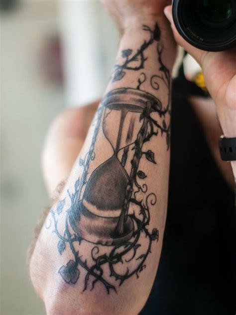Sanduhr Tattoo Symbolik Und Herkunft Zenideen Sanduhr Tattoo