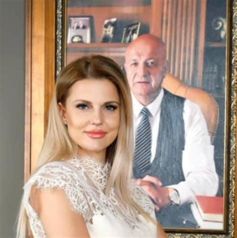 Бояна Шарлопова с ново лице и нов мъж пет години след смъртта на