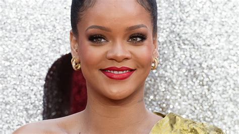 Rihannas Lingerie Brand Is Now Worth 1 Billion Video Clip Bet
