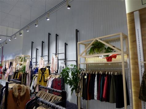 Diseño Interior Tienda de Ropa en Madrid MLY Equipamiento Comercial