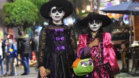 Dulces por Halloween y Día de Muertos Qué día se pide calaverita en México