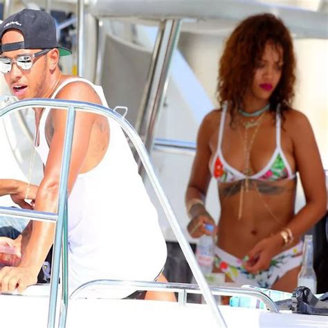 Shakira Y Lewis Hamilton Modelos Y Cantantes El Catálogo Perfecto De