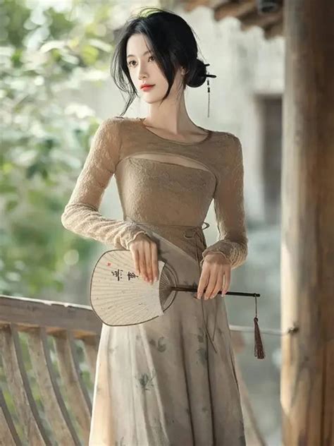 打破平凡追求时尚美女们的独特穿搭哲学 哔哩哔哩