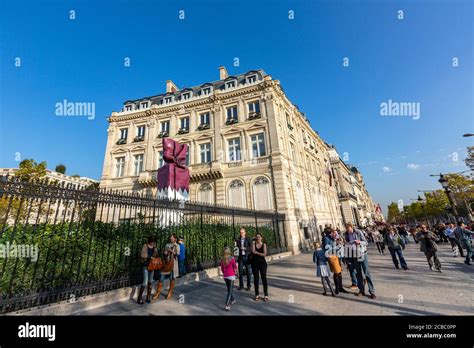 Embassy Of Qatar Rue De Tilsitt From Place Charles De Gaulle Paris