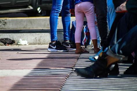 Investigan malos tratos en centros de detención de menores inmigrantes