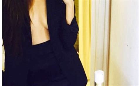 Загвар өмсөгч С Төгсийн хагас нүцгэлэлт маргаан дагуулав