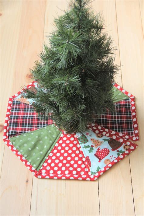 Quilt As You Go Mini Tree Skirt — Crafty Staci