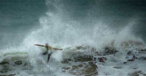 Prova Do Circuito Mundial De Surf Em Peniche Cumpre Dia De Espera Sic