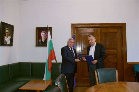 ПОСЛАНИКЪТ НА УКРАЙНА ГОСТУВА В РУСЕНСКИЯ УНИВЕРСИТЕТ Вестник
