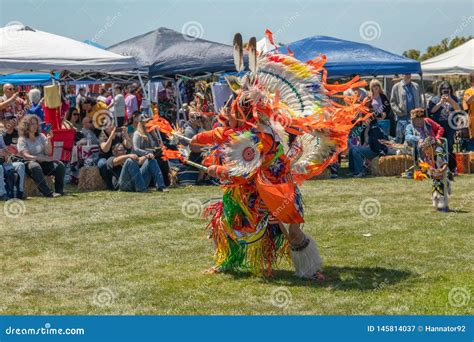Danseurs Masculins De Natif Am Ricain Au Prisonnier De Guerre Wow Dans