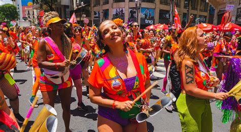 DESFILE Bloco Pagu