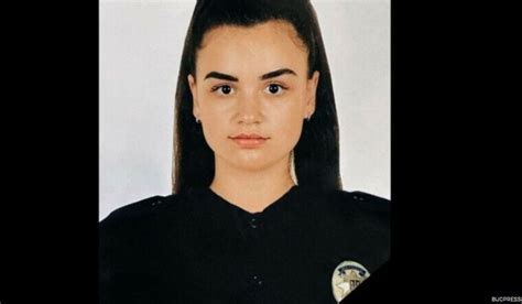O tânără polițistă din Cernăuți a murit după ce a fost împușcată în cap în fața unei școli Ea