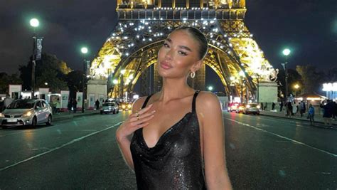 Influencer And Model Jess Hunt Roasted For ‘photoshop Fail In Picture
