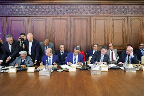 اتفاق بين الحكومة والنقابات زيادة في الأجور وتخفيض الضريبة على الدخل