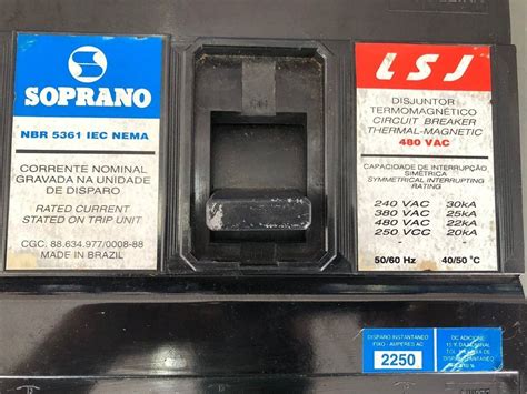 Disjuntor Tripolar Soprano Lsj 250a Para Caixa Moldada Madeiramadeira