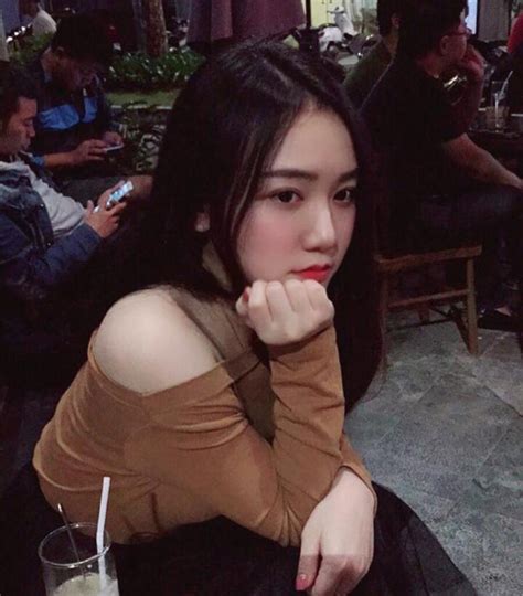 数学老师教室“打瞌睡”，被偷拍睡姿太美，网友：求上课 搜狐大视野 搜狐新闻