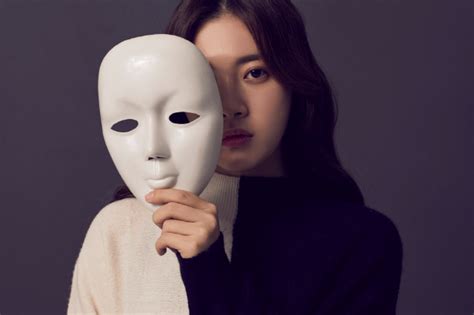겉으로 보이지 않게 은둔 가면질환 3가지