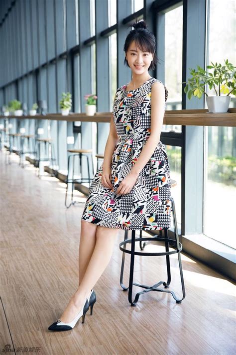 孫銥居家寫真曝光 清新靚麗展率真性格 每日頭條