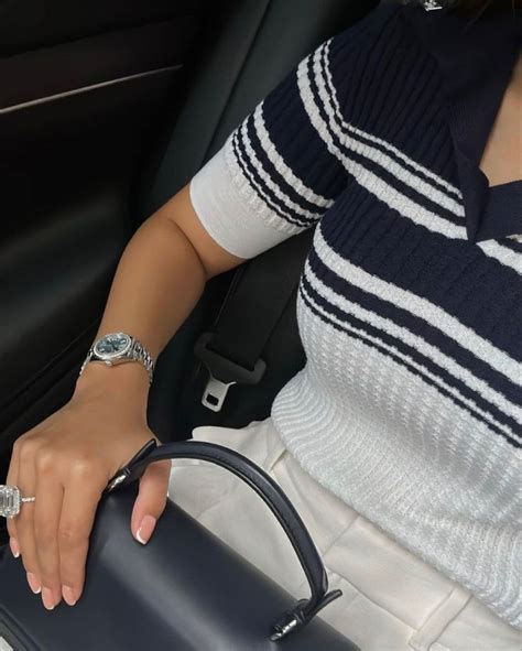 Pin By R E Y N A On C L O S E T In 2024 Chic Outfits Casual Chic