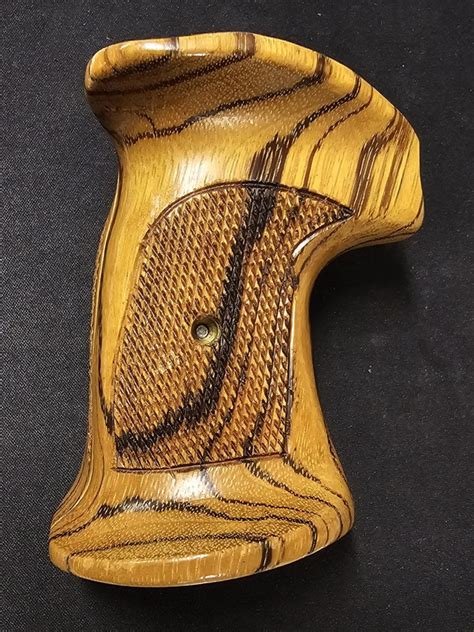Colt Python Grip Checkered Wood