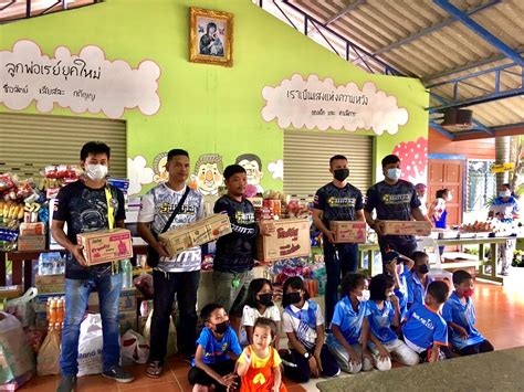 ศรีนานาพร ใจดี ️มอบผลิตภัณฑ์ ให้กับมูลนิธิคุณพ่อเรย์ จ ชลบุรี