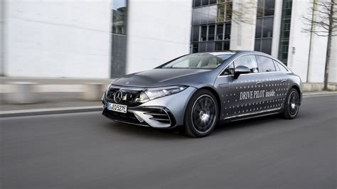 Mercedes First Legal Hands Free Tech Coming To S Class Eqs This Year