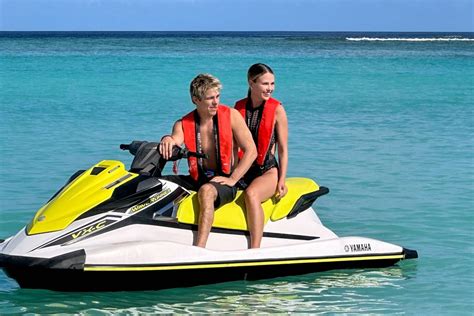 Jocelyn Hudon And Jake Manley Find Love In The Maldives On Hallmark