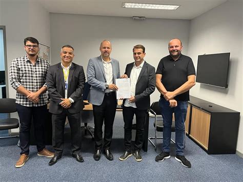 Prefeito Bal Lins Assina Contrato De Quase R 3 Milhões Para Compra De