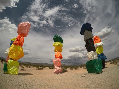 【2025拉斯維加斯景點】美國內華達七彩石｜seven Magic Mountains 彩色石頭｜自駕景點 Ig熱門打卡地shake