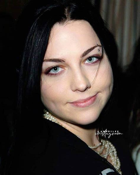 Pin On Evanescence Amy Lee Amy Lee Evanescence Her Music