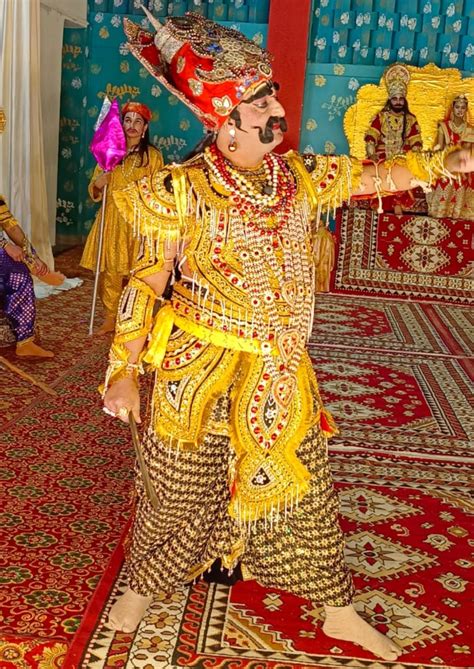 भगवान शिव का धनुष तोड़ सिया के हुए श्री राम
