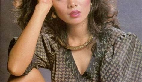 รวมรูปภาพของ ต่าย เพ็ญพักตร์ ศิริกุล ความงาม ความรัก และทัศนคติที่ไม่เคยเปลี่ยนแปลง รูปที่ 13